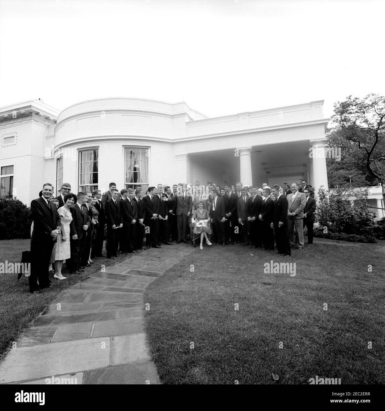 Presentation of Presidential Certificates to members of the graduating ...