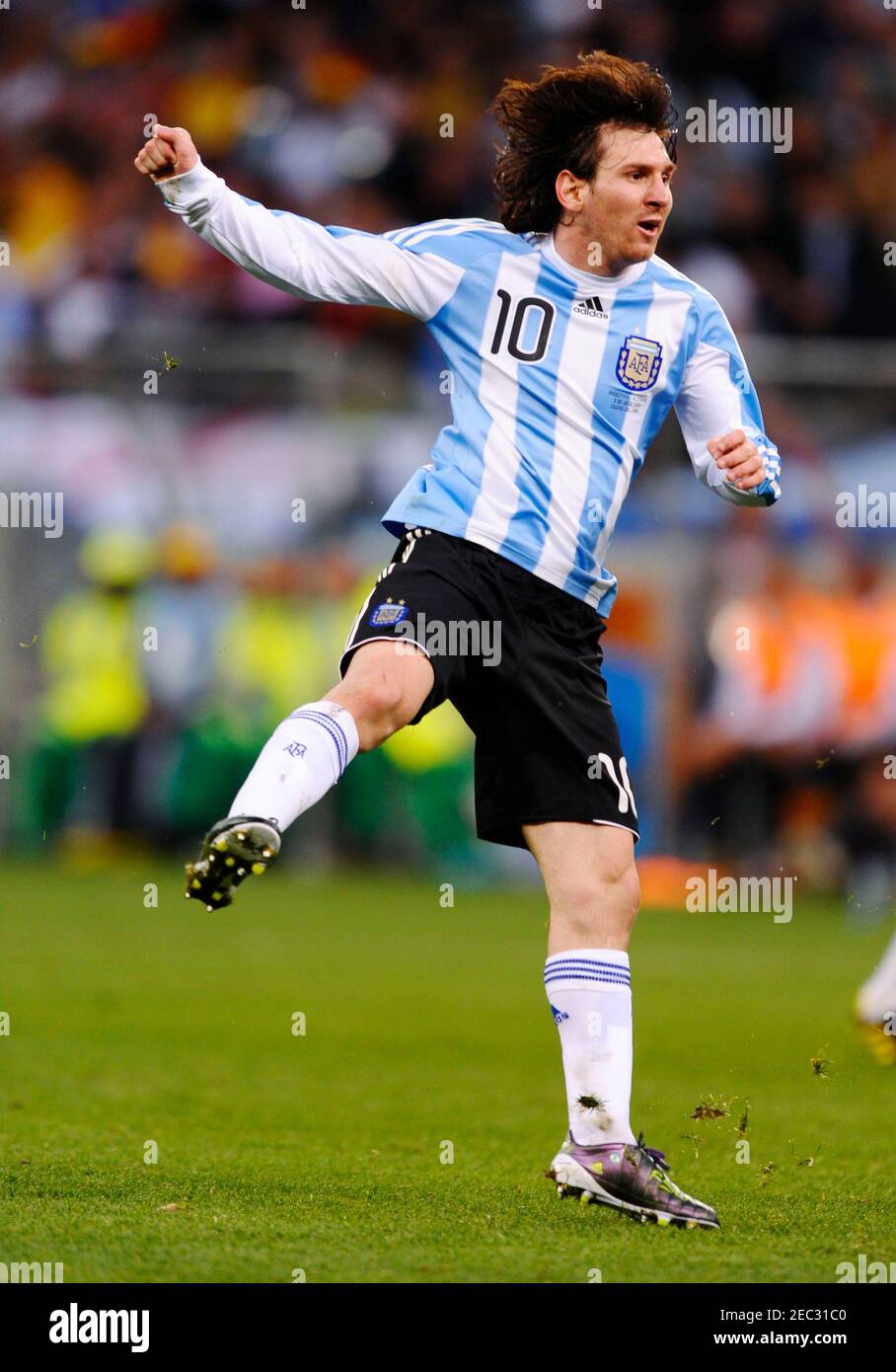 Lionel messi fifa 10 hi-res stock photography and images - Alamy