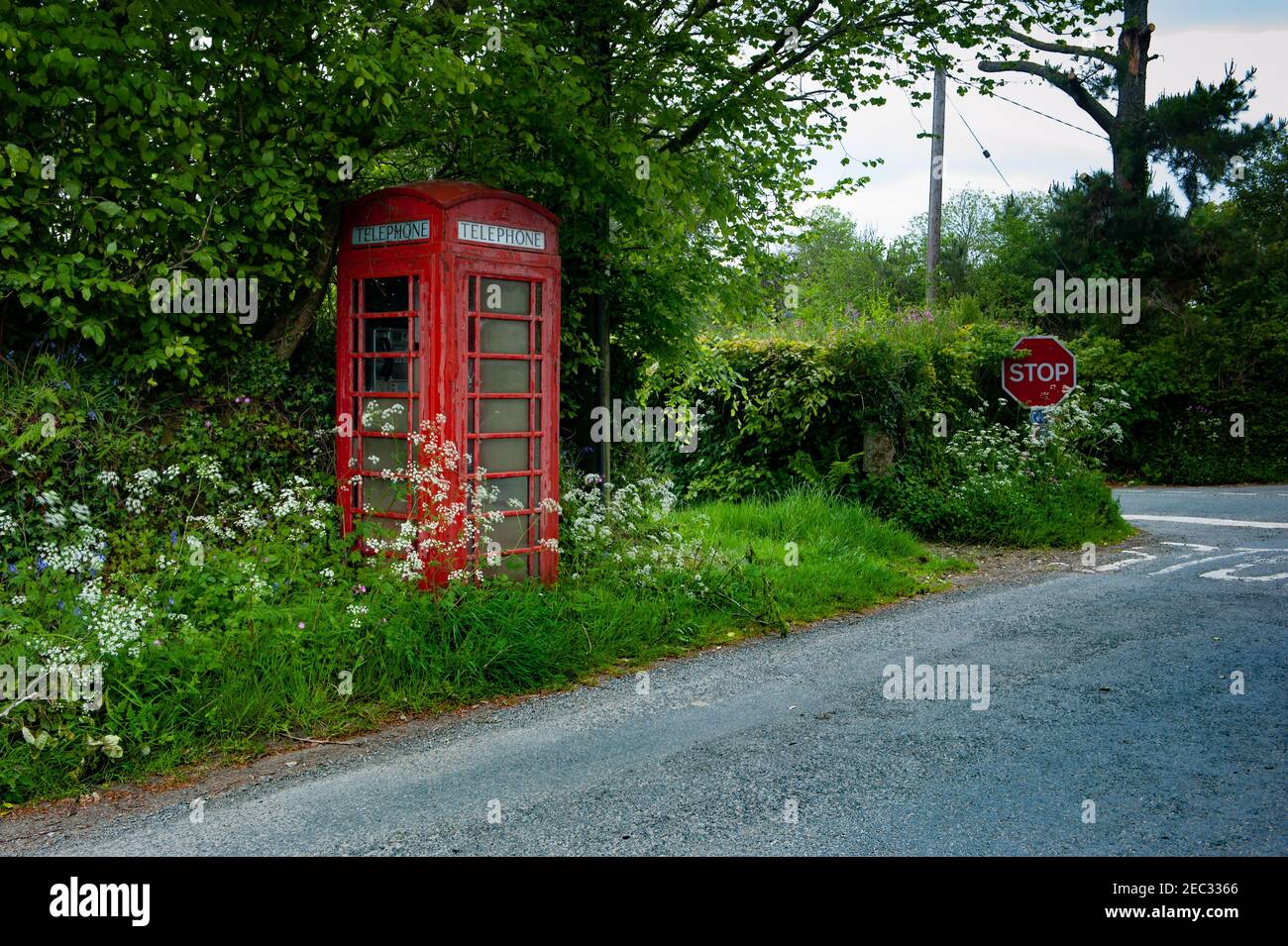 Traditional Red BT Telephone Box - Dartmoor, Devon Stock Photo - Alamy