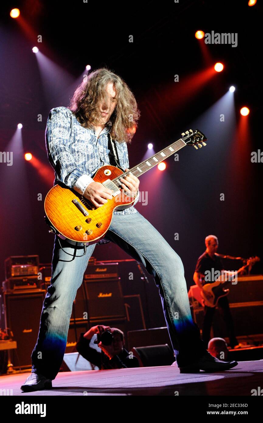 Danny bowes thunder hi-res stock photography and images - Alamy