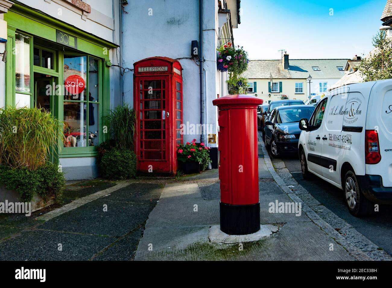 Traditional Red BT Telephone Box - Dartmoor, Devon Stock Photo - Alamy