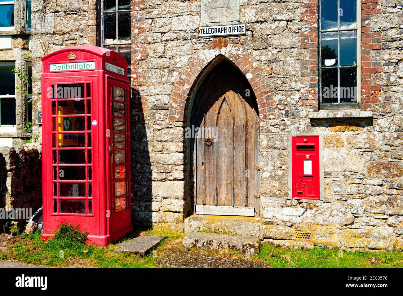 Traditional Red BT Telephone Box - Dartmoor, Devon Stock Photo - Alamy
