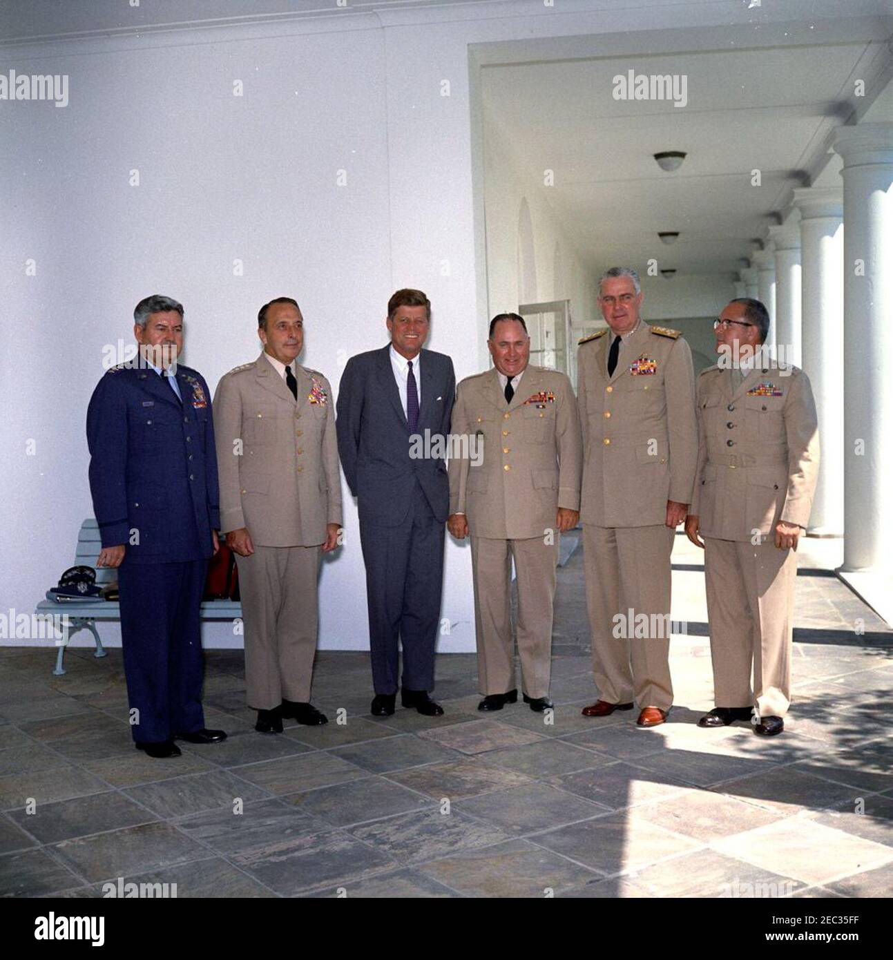 10 58am hi-res stock photography and images - Alamy