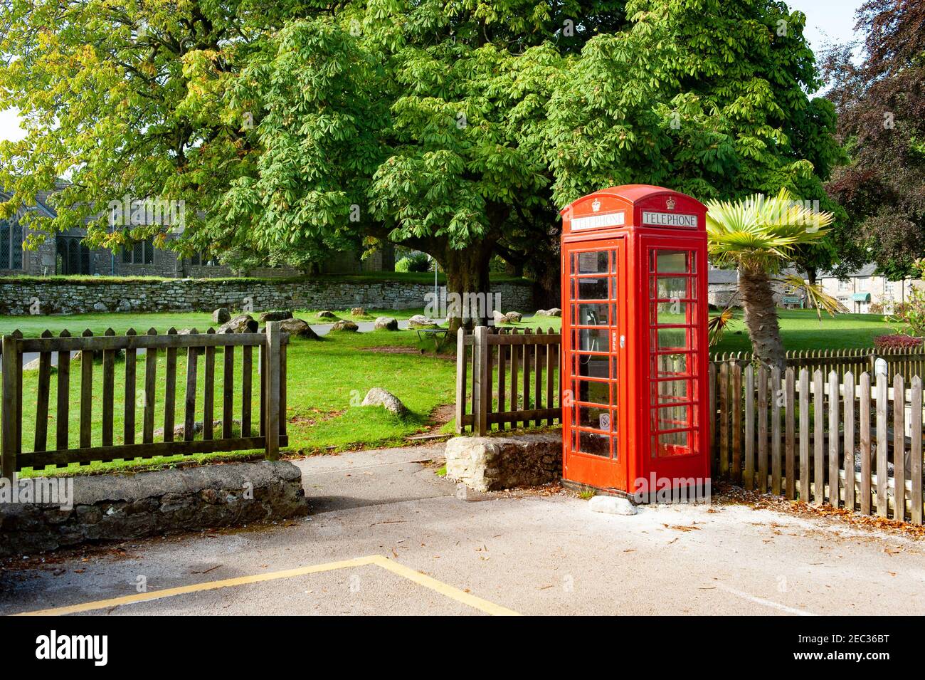 Traditional Red BT Telephone Box - Dartmoor, Devon Stock Photo - Alamy