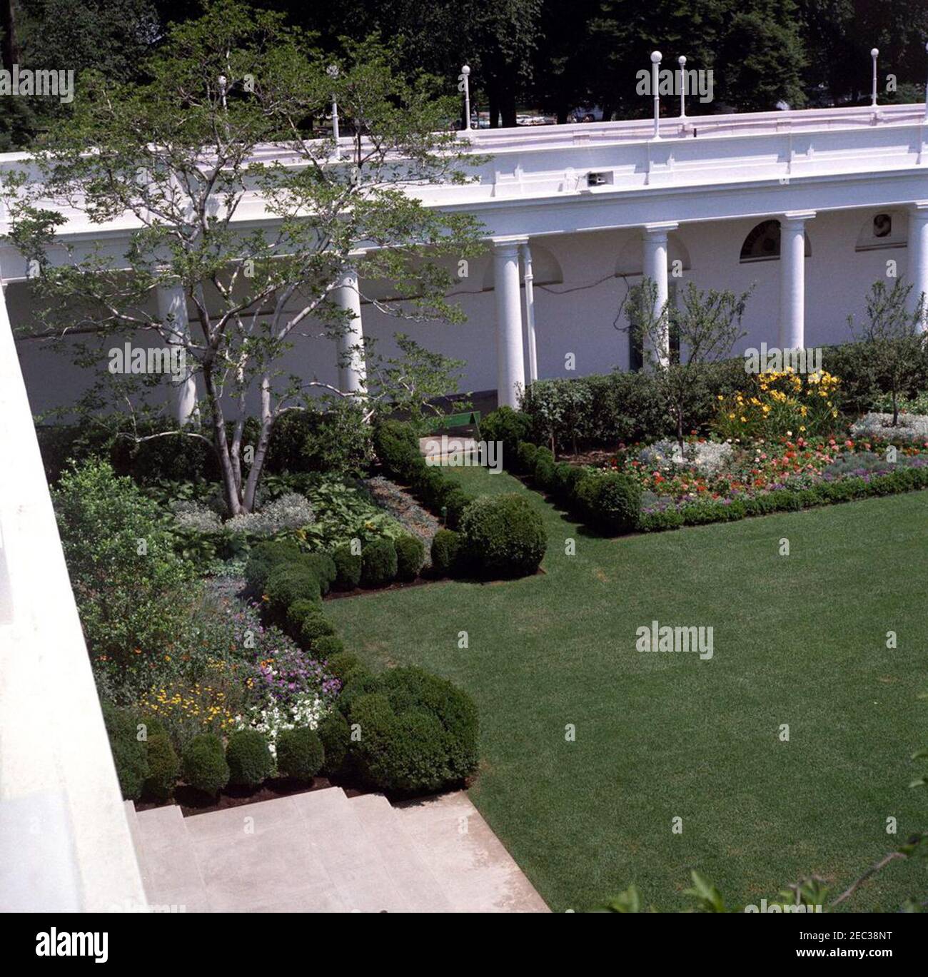 Rose Garden, views. Rose Garden along the West Wing Colonnade viewed ...