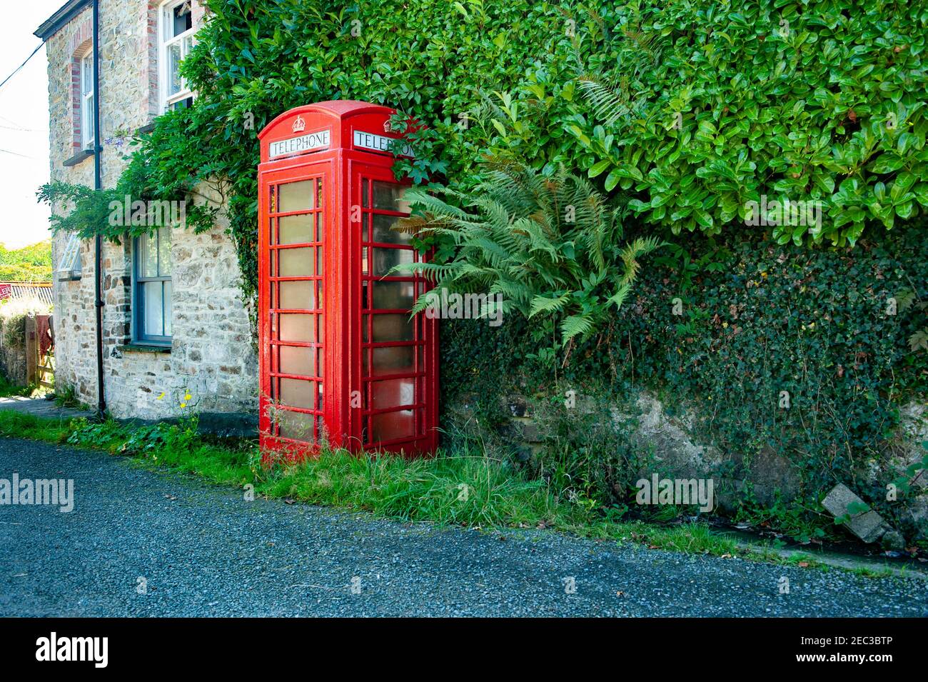 Traditional Red BT Telephone Box - Dartmoor, Devon Stock Photo - Alamy