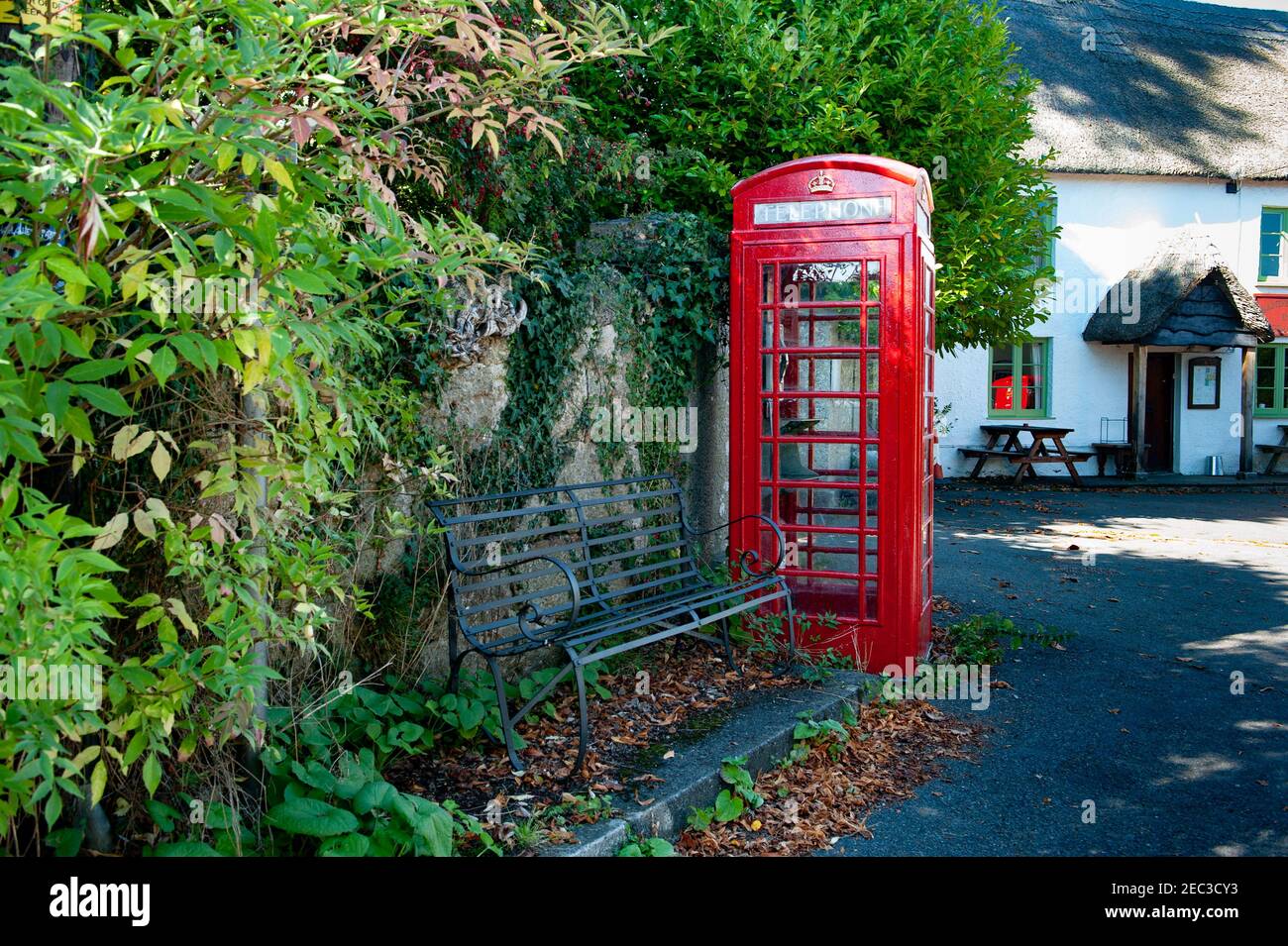 Traditional Red BT Telephone Box - Dartmoor, Devon Stock Photo - Alamy