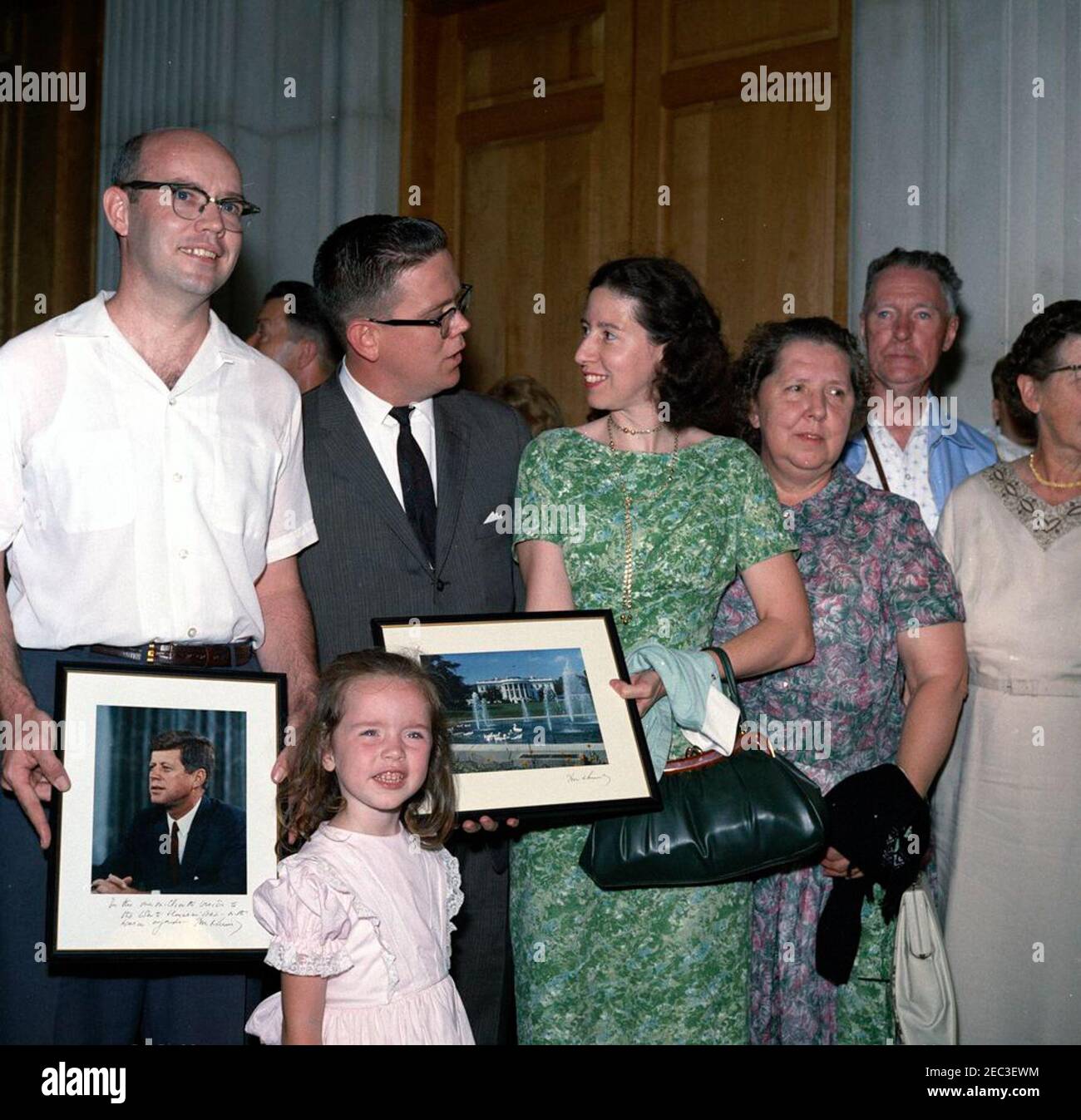 Visit of the 1,000,000th visitor to the White House for 1962, William ...