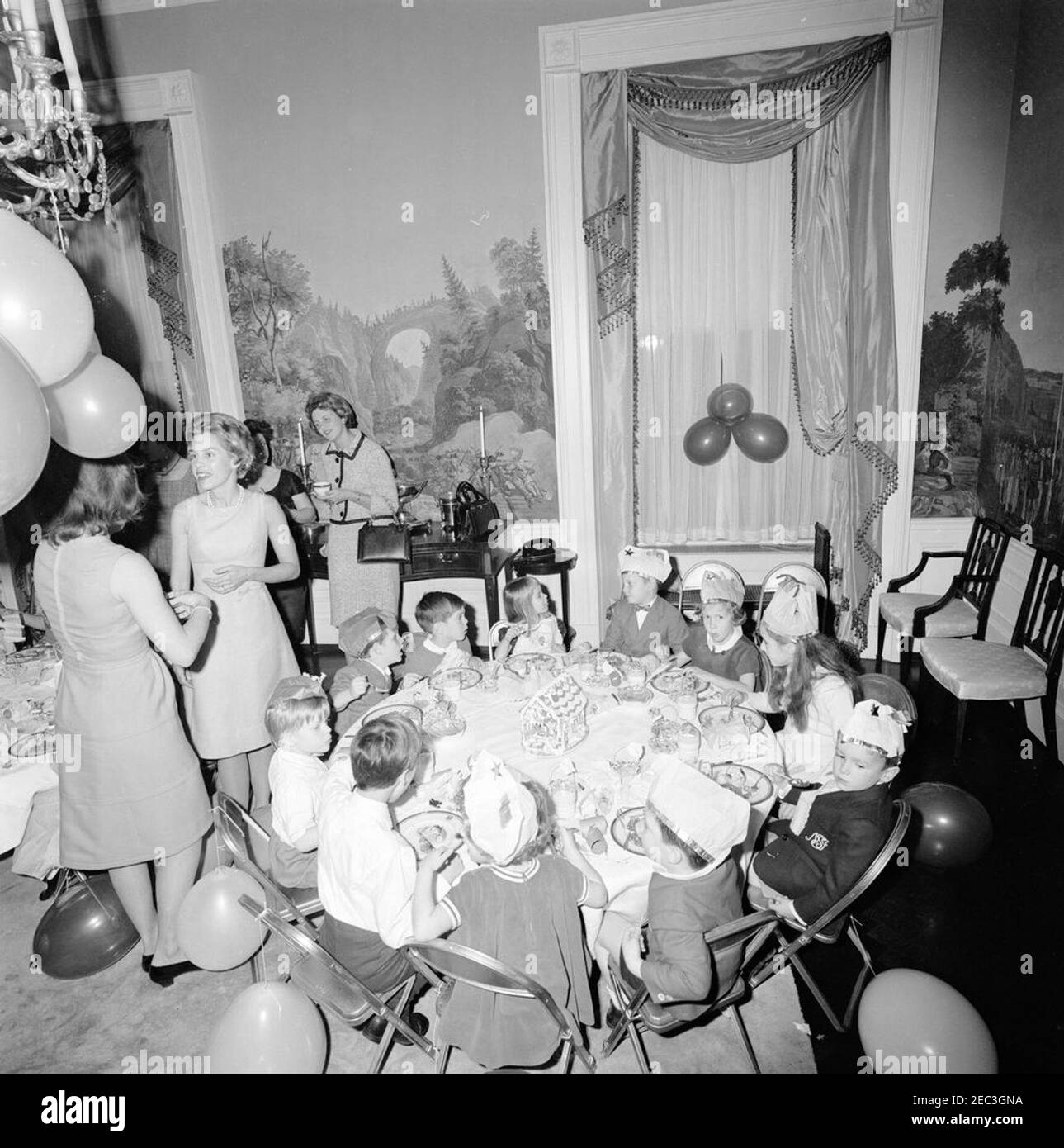 Birthday party for Caroline Kennedy and John F. Kennedy, Jr.. Young ...
