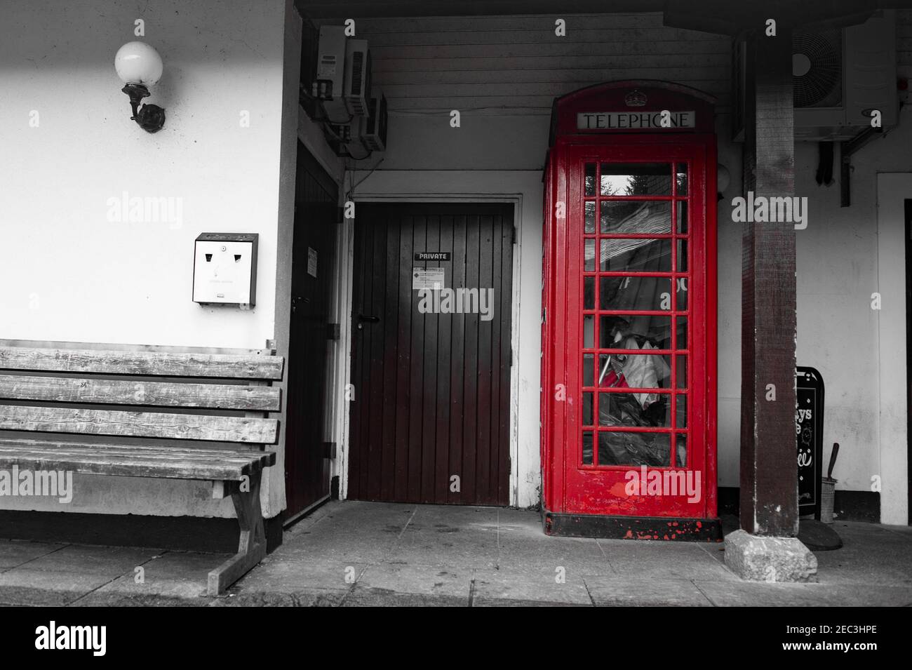 Traditional Red BT Telephone Box - Dartmoor, Devon Stock Photo - Alamy