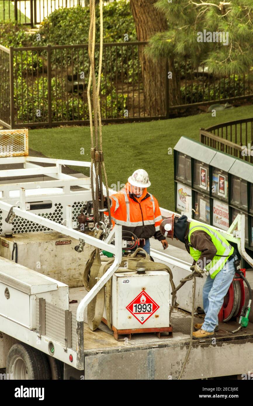 Hooking up hi-res stock photography and images - Alamy