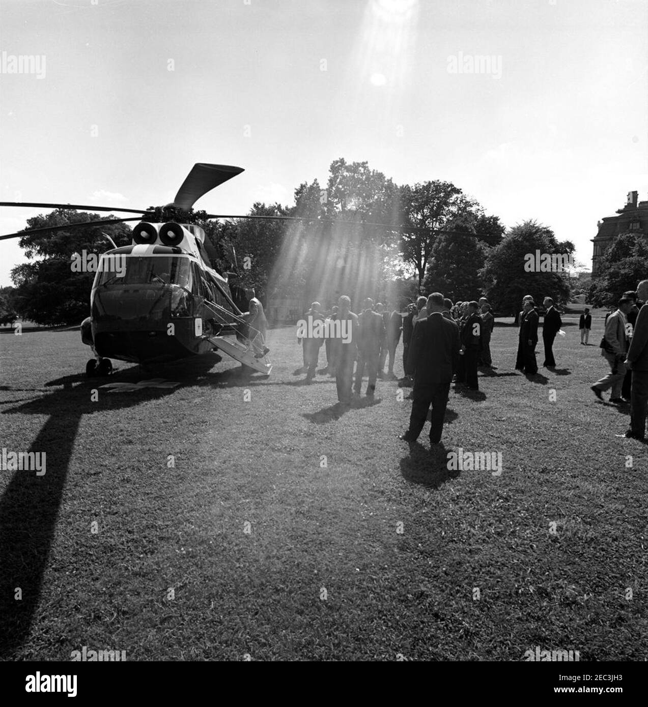 President Kennedy departs White House via helicopter for Maine vacation ...