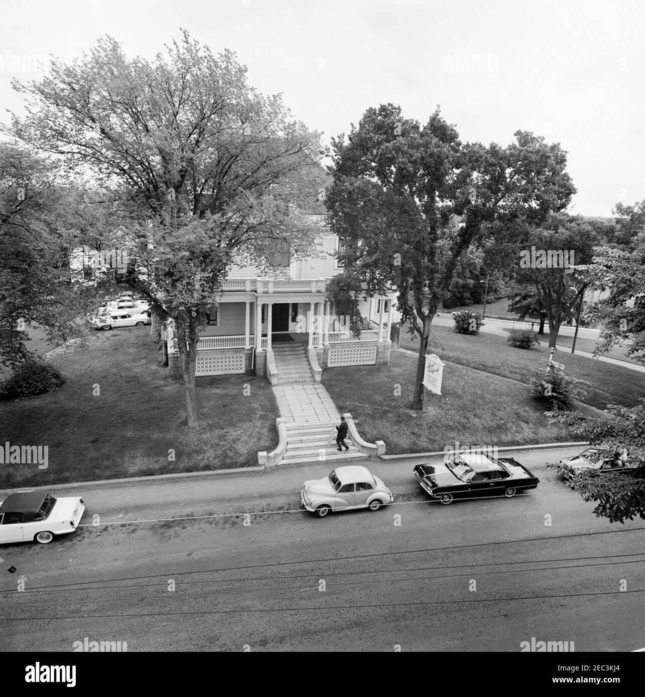 White house staff travel Black and White Stock Photos & Images - Alamy