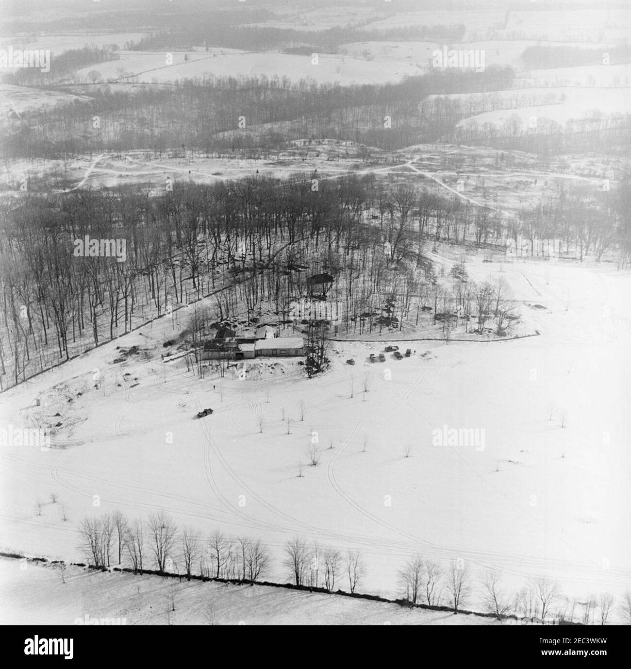 Construction of President Kennedyu0027s home in Atoka, Virginia ...