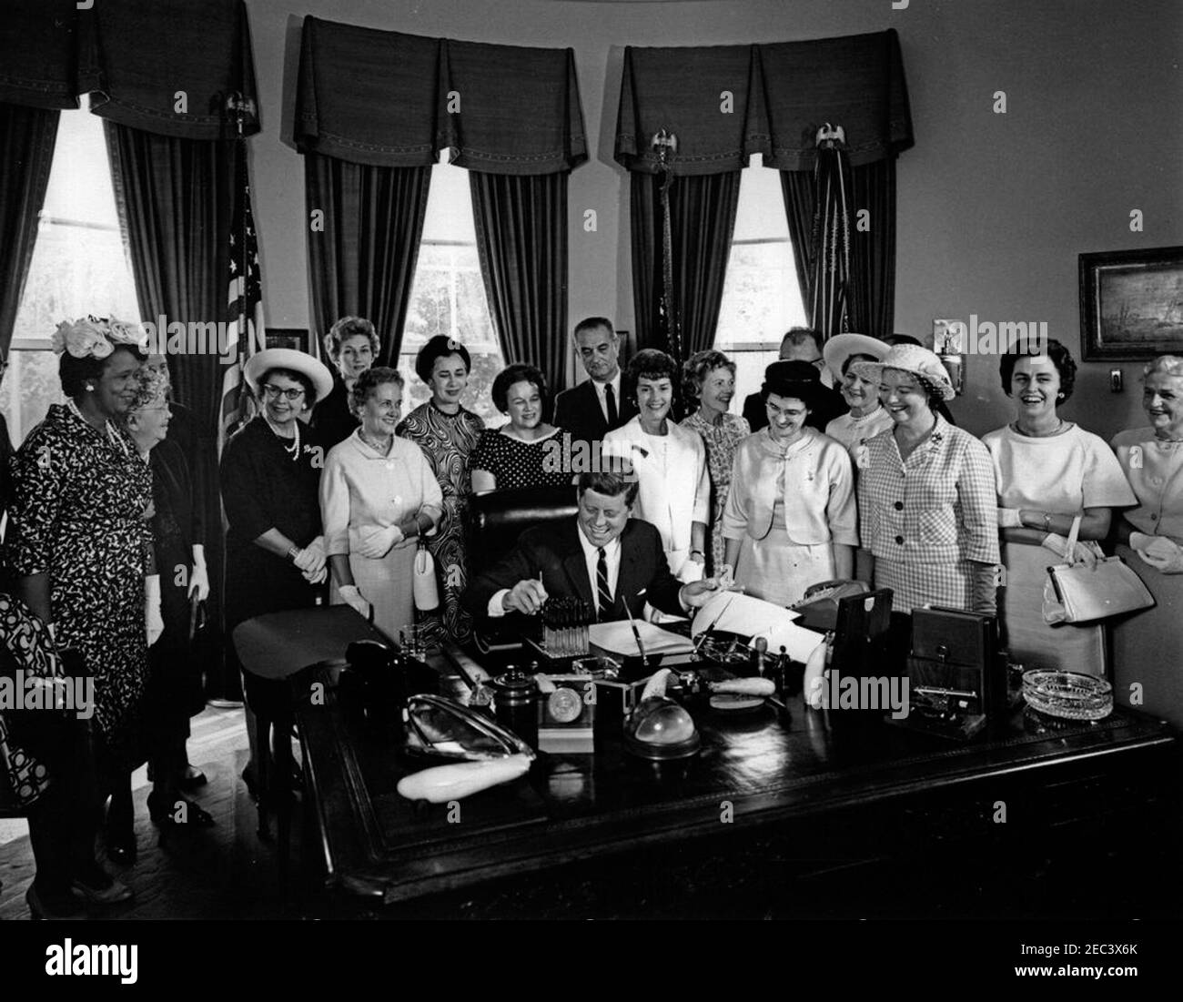 Dorothy kelly Black and White Stock Photos & Images - Alamy