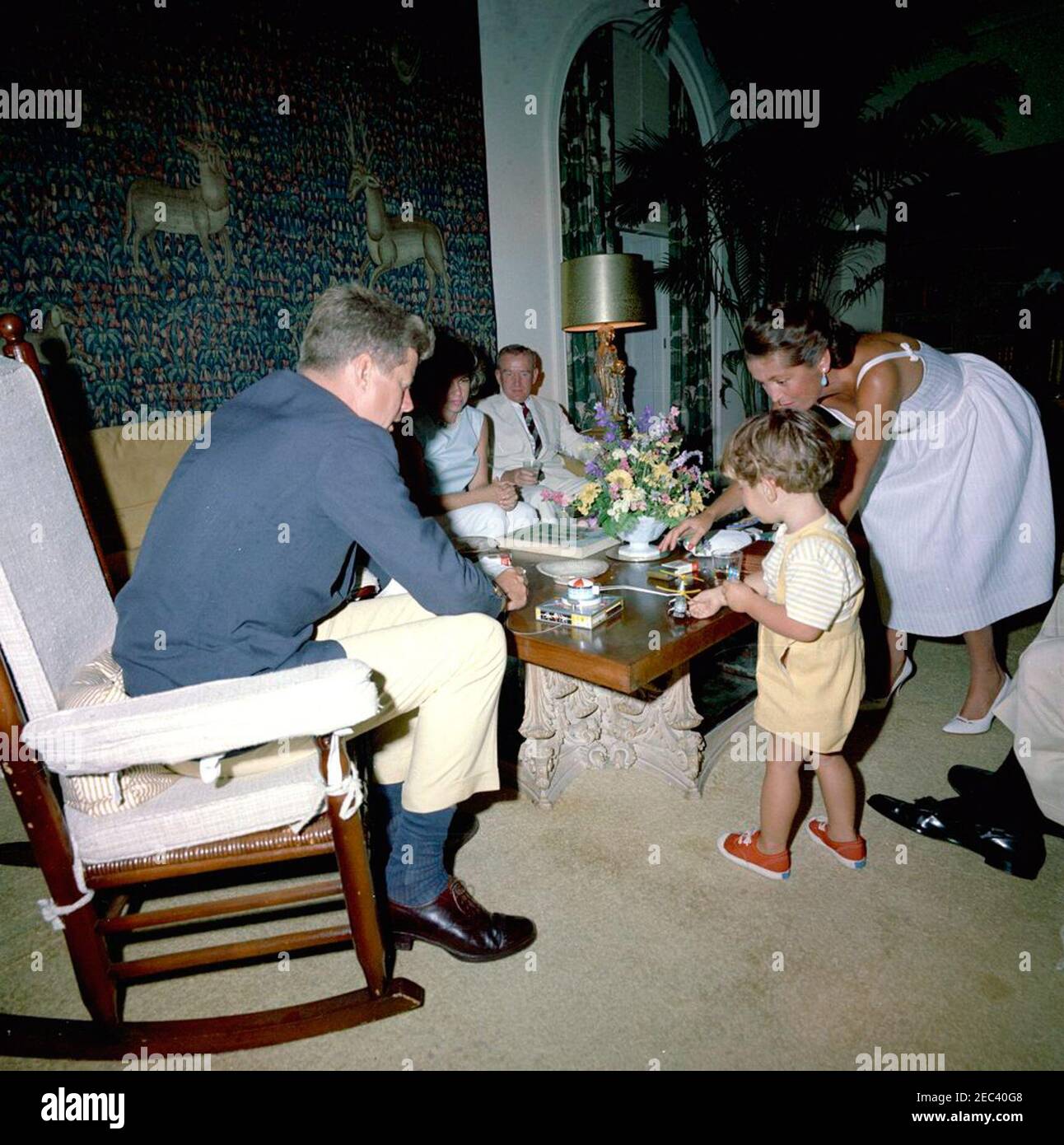 Easter Vacation in Palm Beach: Decorating eggs and Easter festivities ...