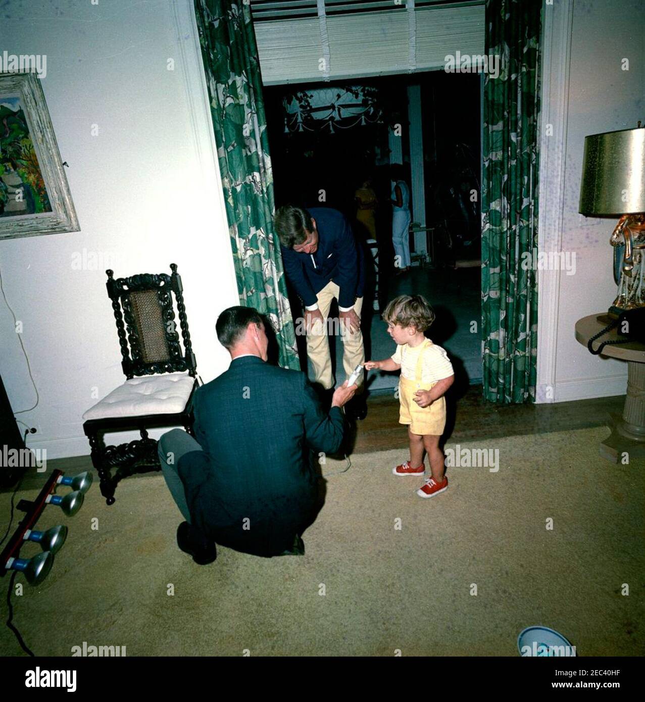 Easter Vacation in Palm Beach: Decorating eggs and Easter festivities ...