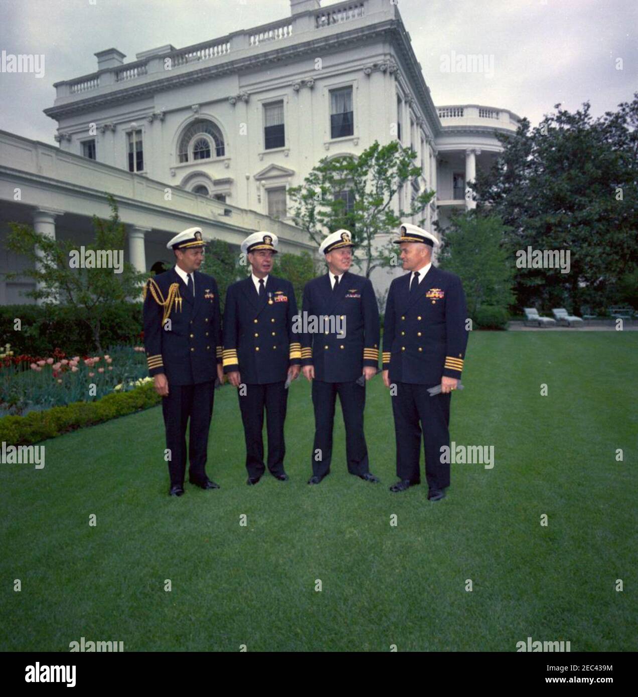 Navy distinguished service medal hi-res stock photography and images ...