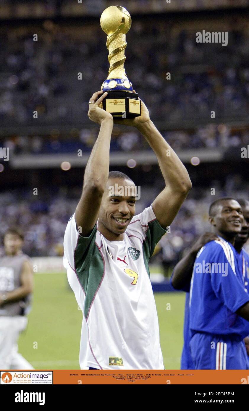 Football action thierry henry hi-res stock photography and images - Alamy