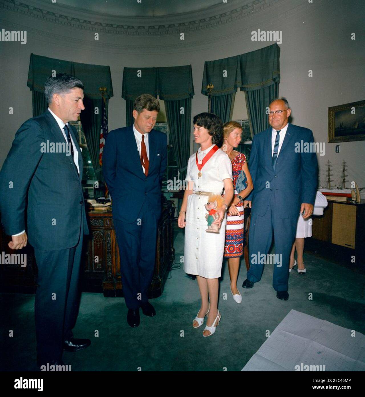 Visit of Mrs. Betty Miller, the first woman to fly solo across the ...