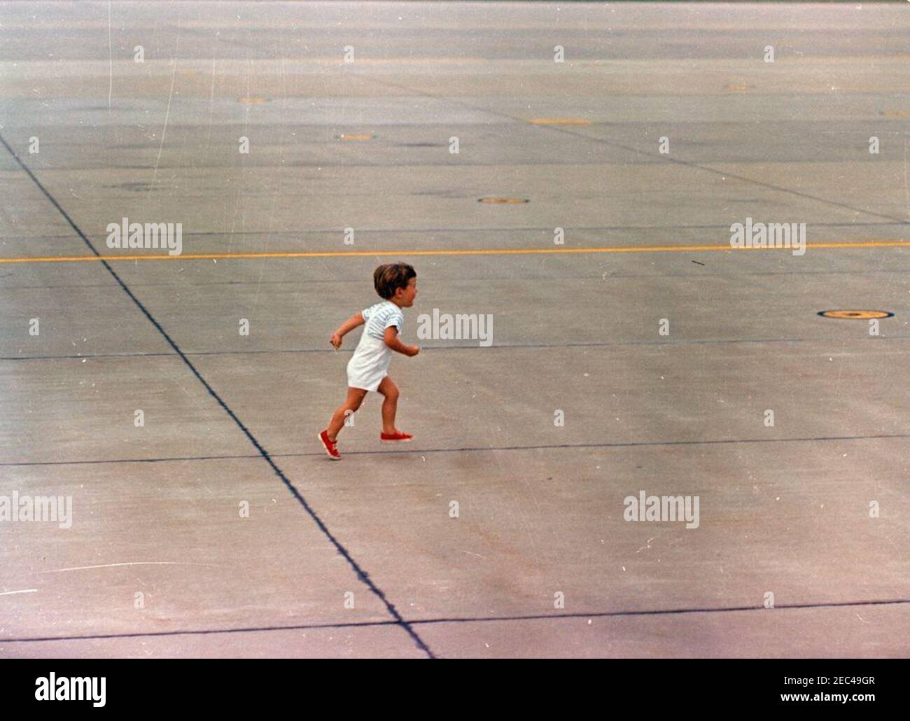 Weekend at Hyannis Port: President Kennedy with Caroline Kennedy (CBK ...