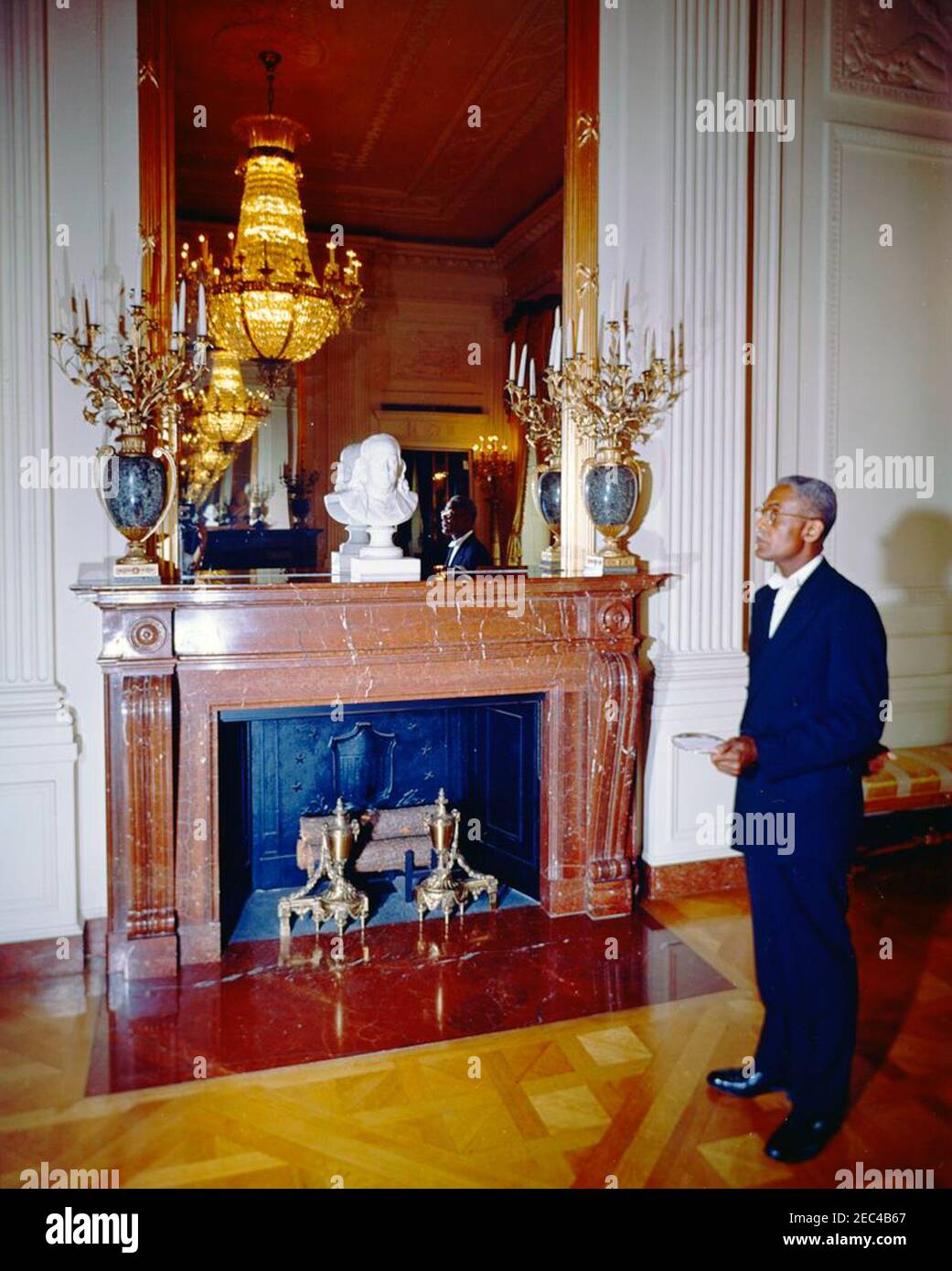 White House Rooms: Oval Office, Cross Hall, East Room, China Room ...