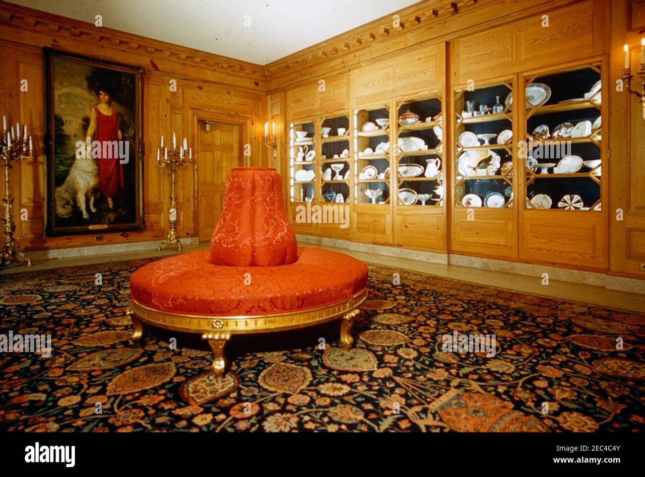 White House Rooms: Oval Office, Cross Hall, East Room, China Room ...