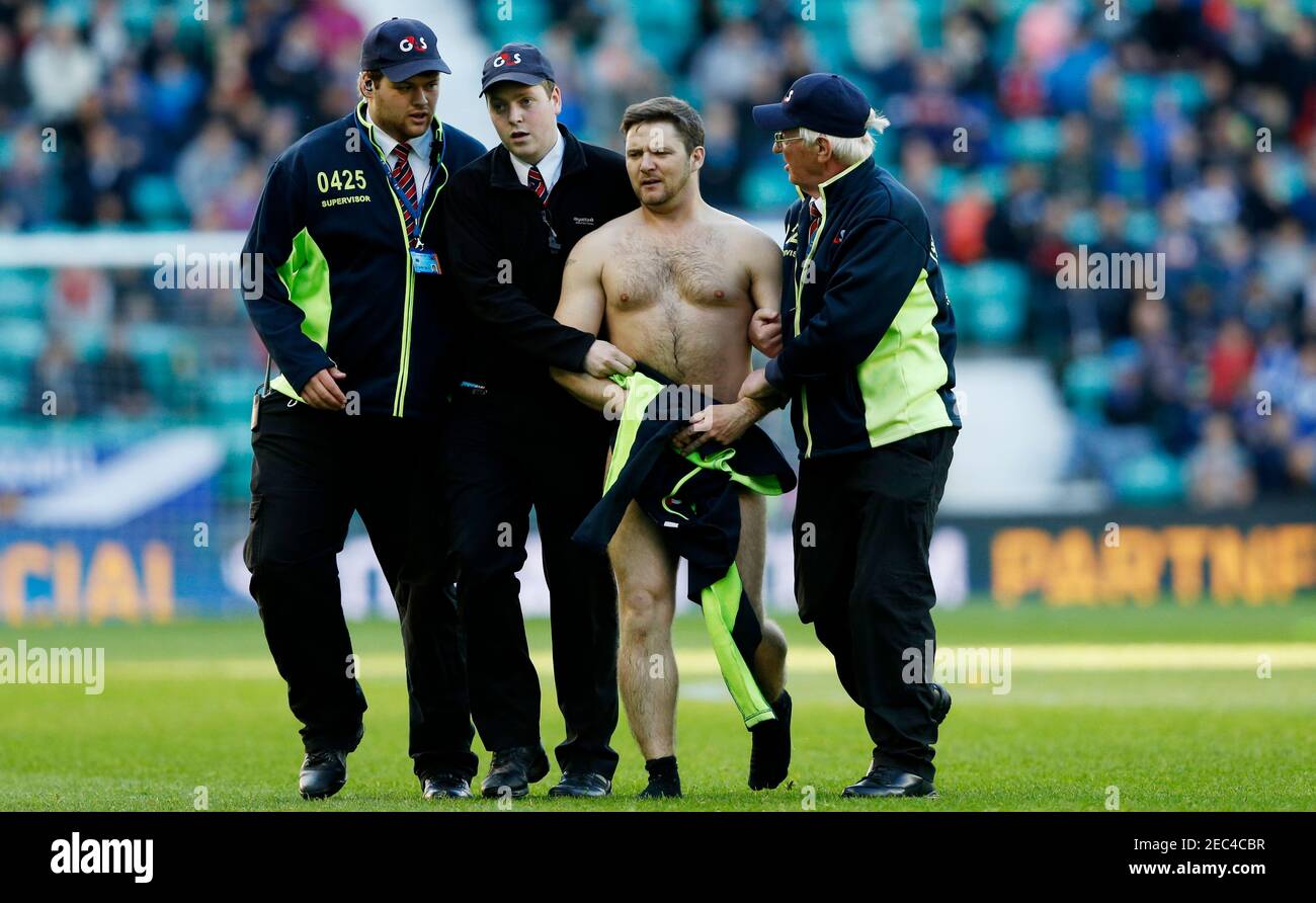 A male streaker hi-res stock photography and images - Alamy