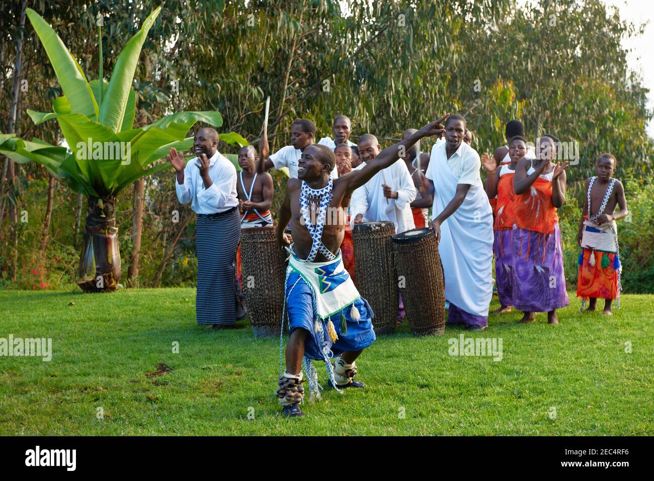 locals with traditional dance, Rwanda Stock Photo - Alamy
