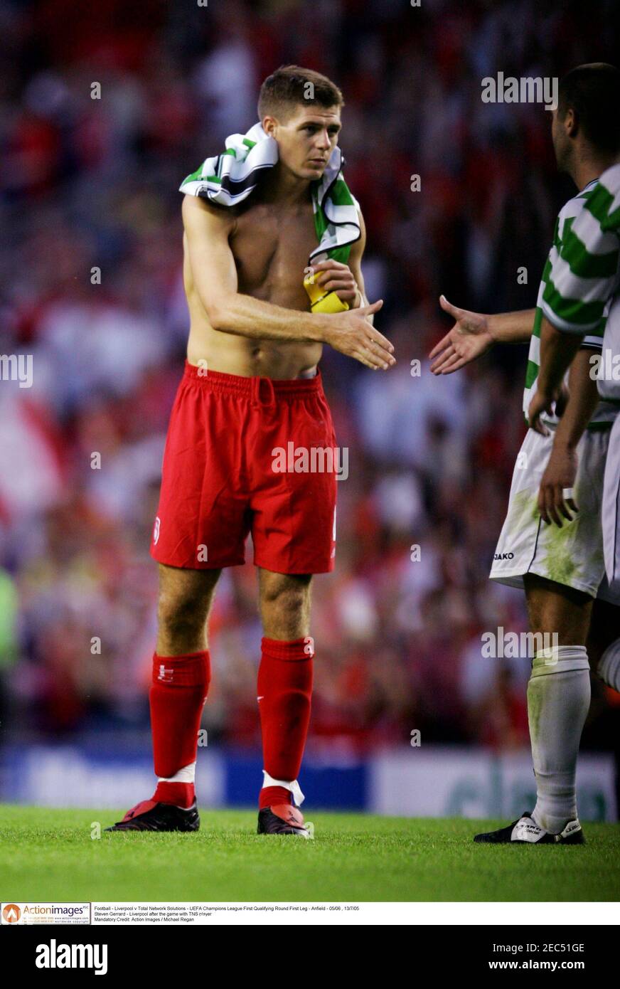 Liverpool gerrard tns anfield hi-res stock photography and images - Alamy