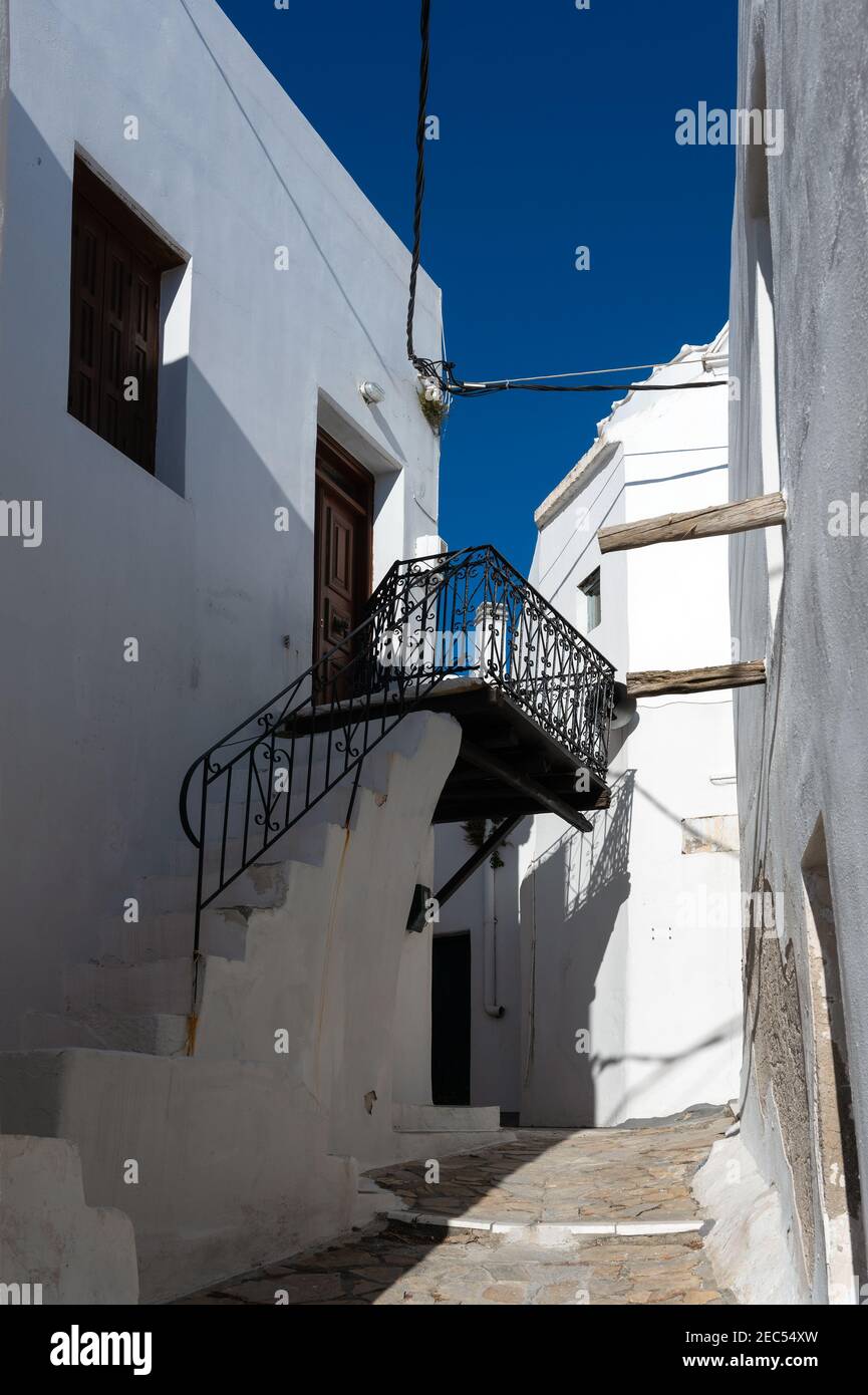 Buildings and narrow street of traditional architecture in Skyros ...