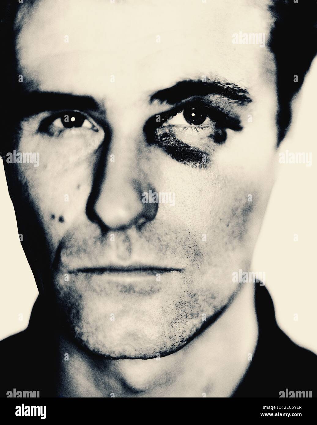 Man punched face hi-res stock photography and images - Alamy