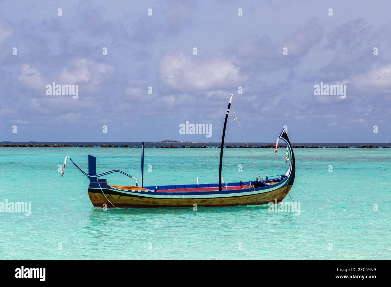 Traditional boat of the maldives hi-res stock photography and images ...