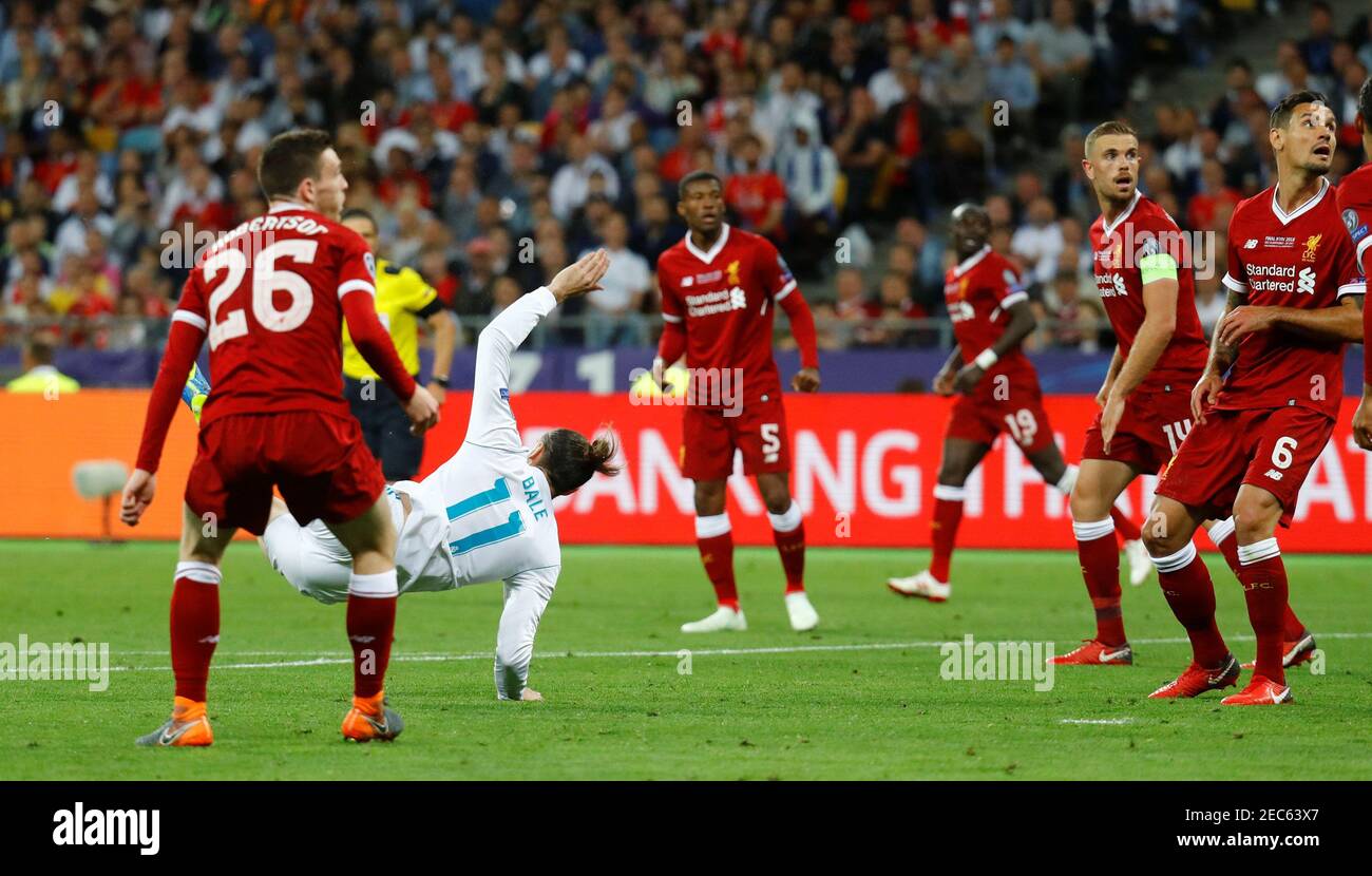 Gareth bale real madrid overhead kick hi-res stock photography and ...