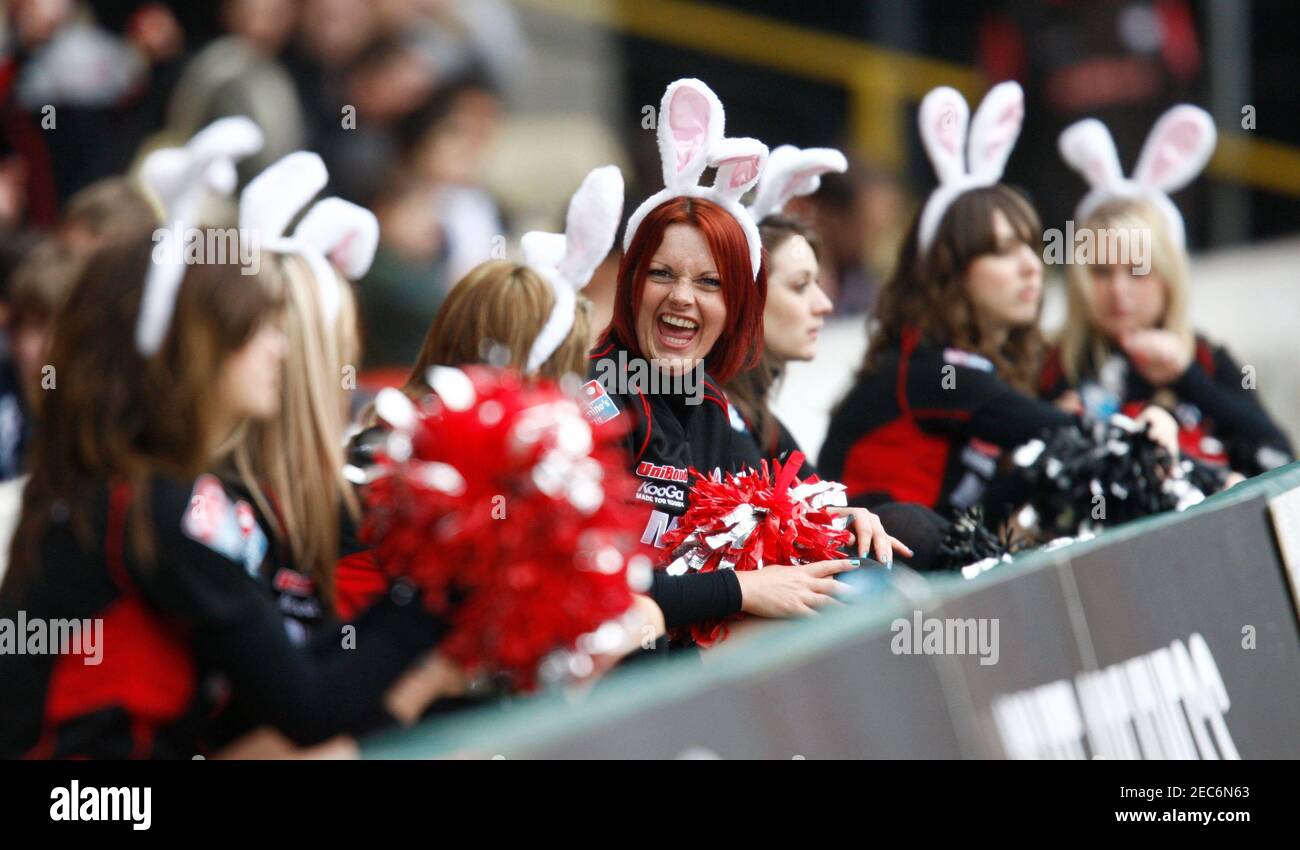 Challenge cheerleaders hi-res stock photography and images - Alamy