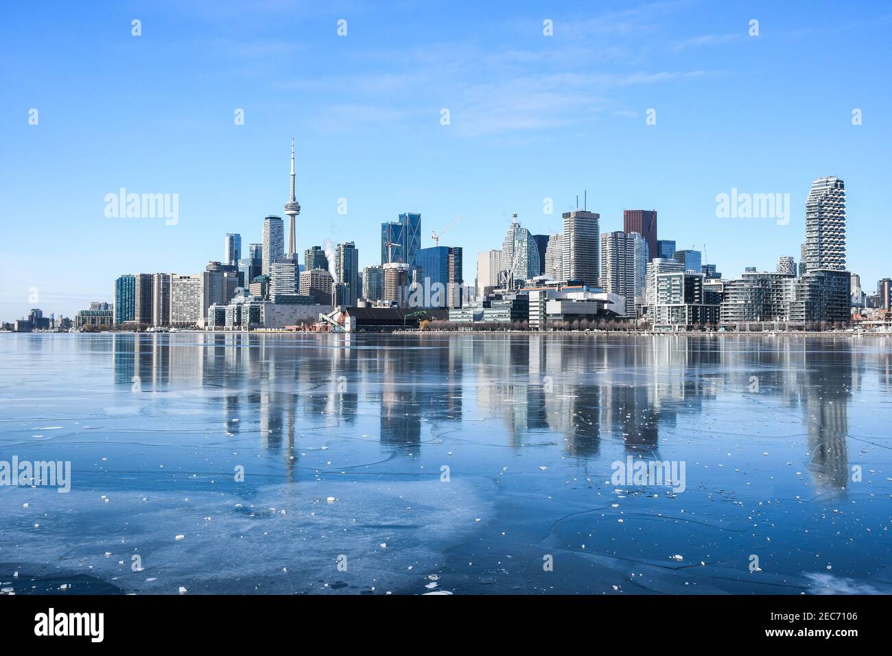 Toronto Skyline at Polson Pier in Winter Stock Photo - Alamy