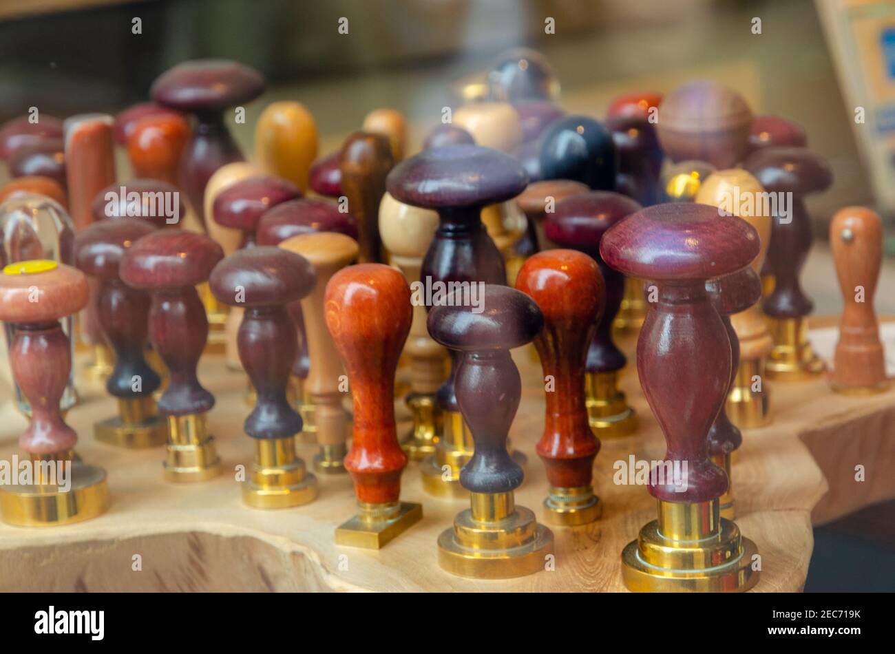 Lawyer symbol golden stamp hi-res stock photography and images - Alamy