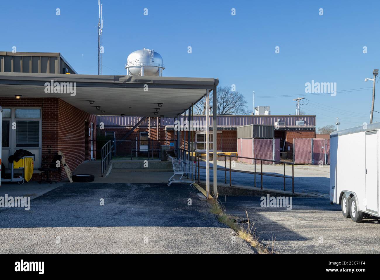 Rural hospital hi-res stock photography and images - Alamy