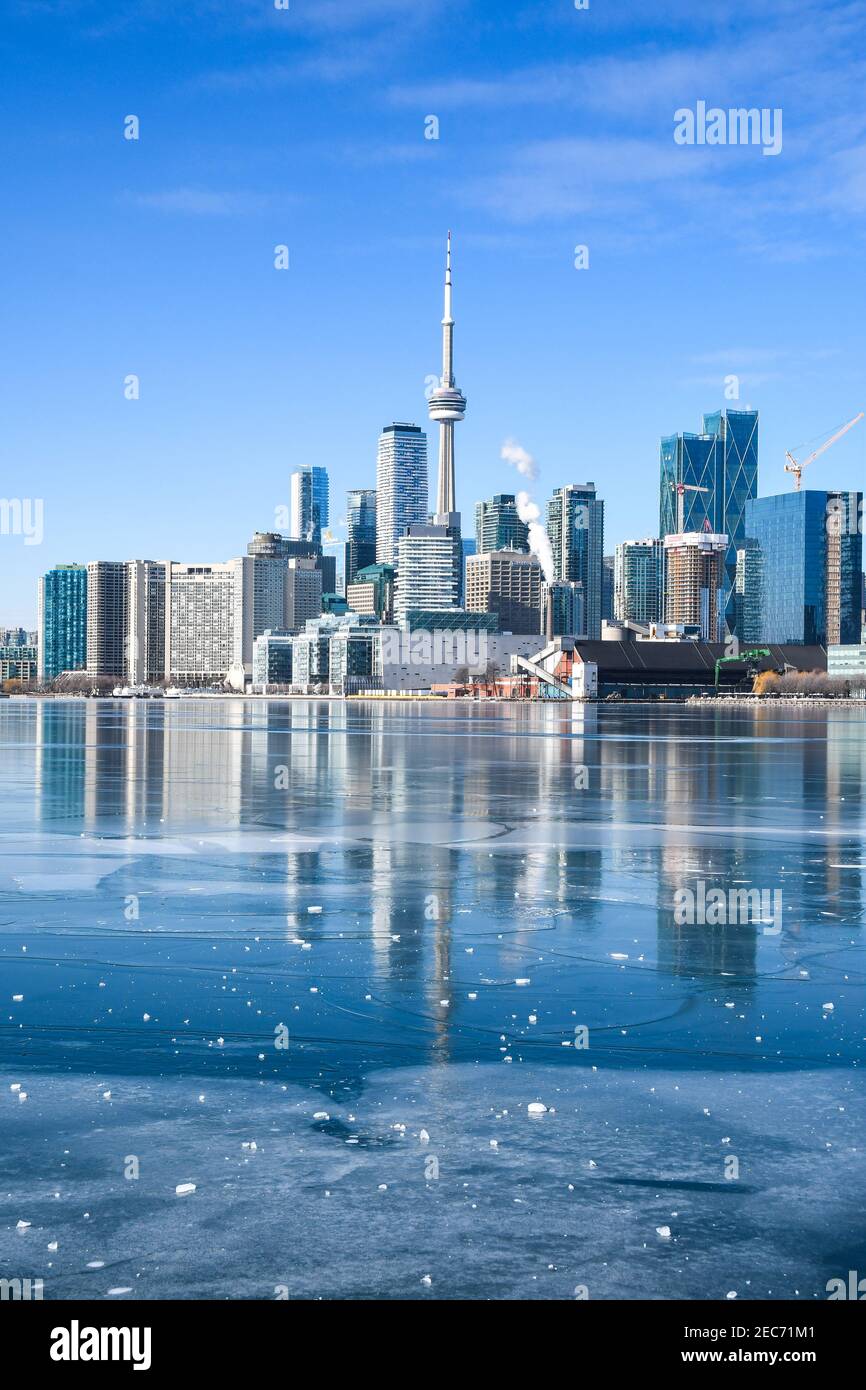 Toronto Skyline at Polson Pier in Winter Stock Photo - Alamy