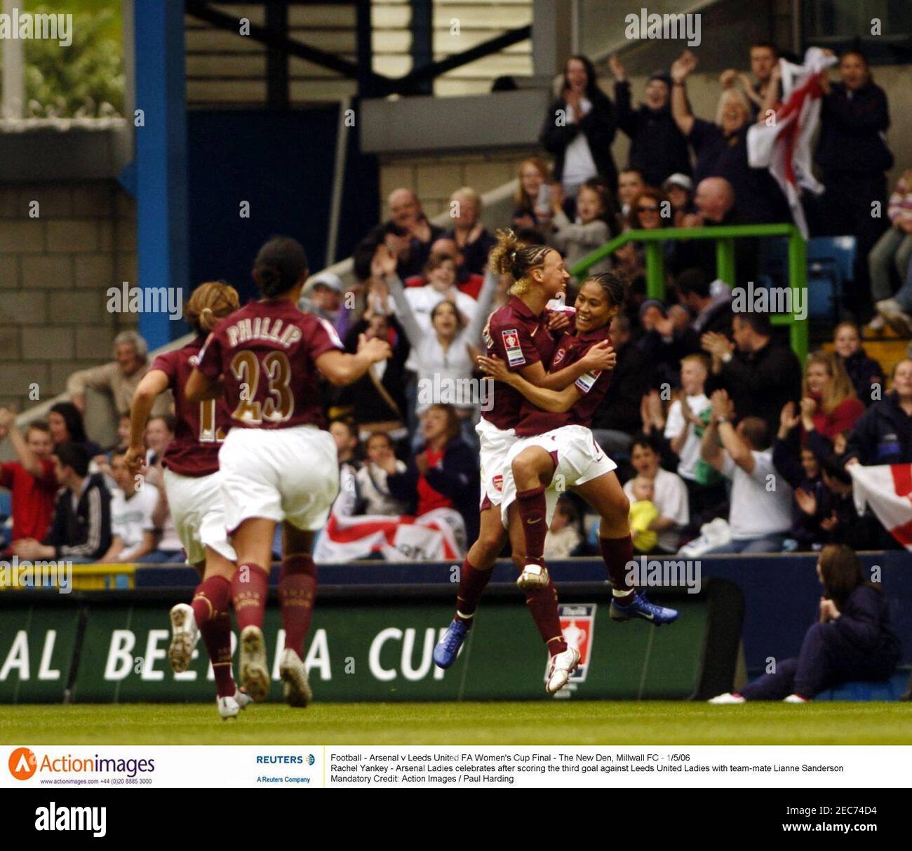 Rachel yankey arsenal celebrates hi-res stock photography and images ...