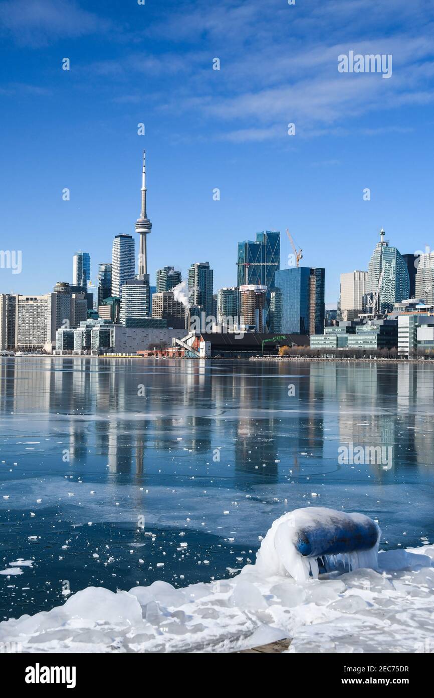 Toronto Skyline at Polson Pier in Winter Stock Photo - Alamy