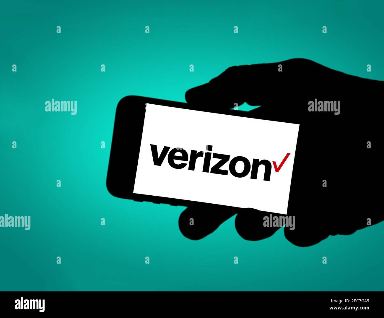 Verizon logo hi-res stock photography and images - Alamy