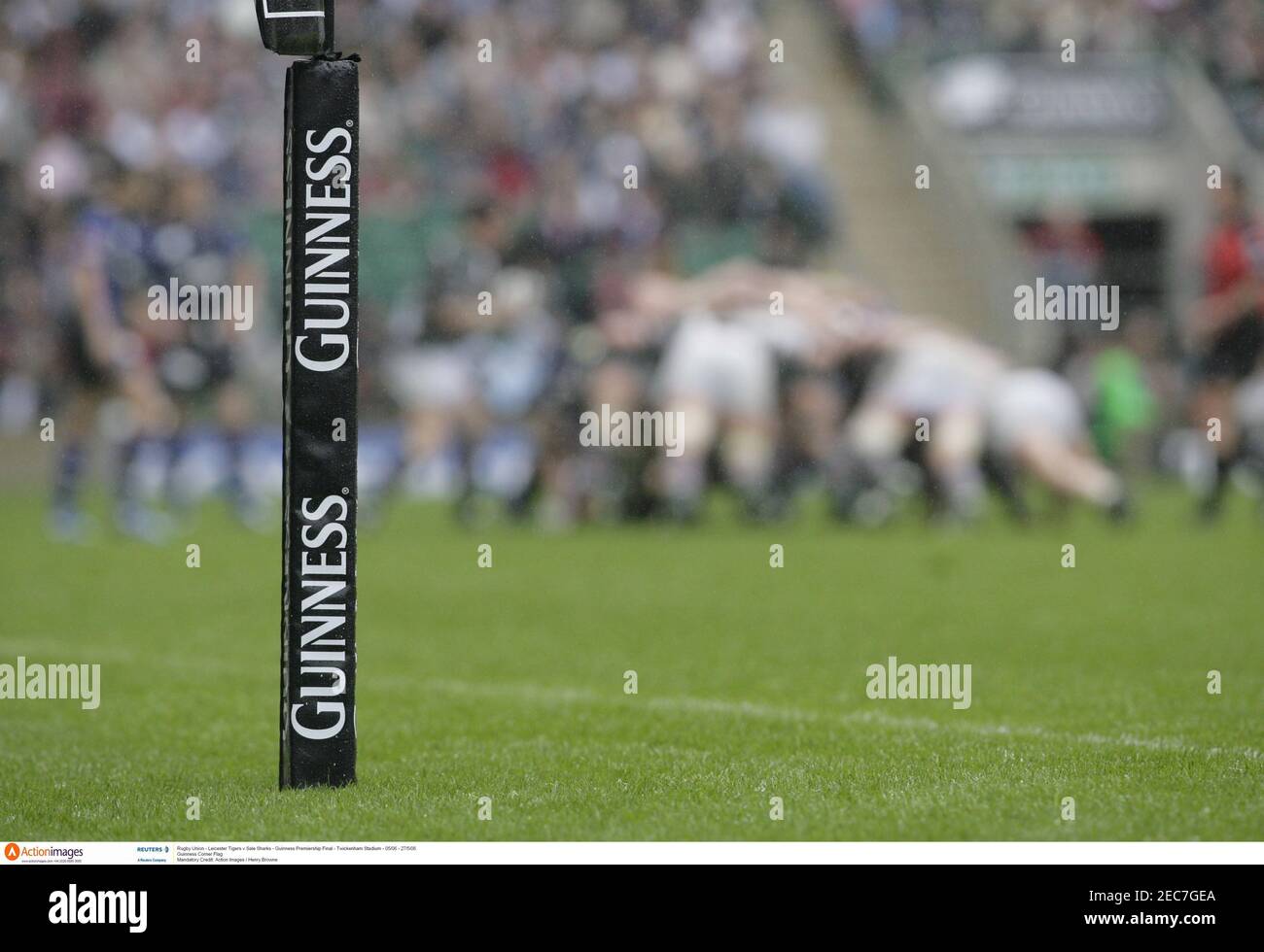 Guinness premiership corner flag hi-res stock photography and images ...