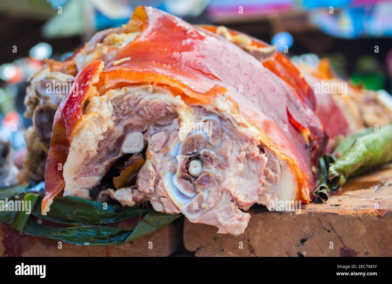 Crunchy lechon hi-res stock photography and images - Alamy