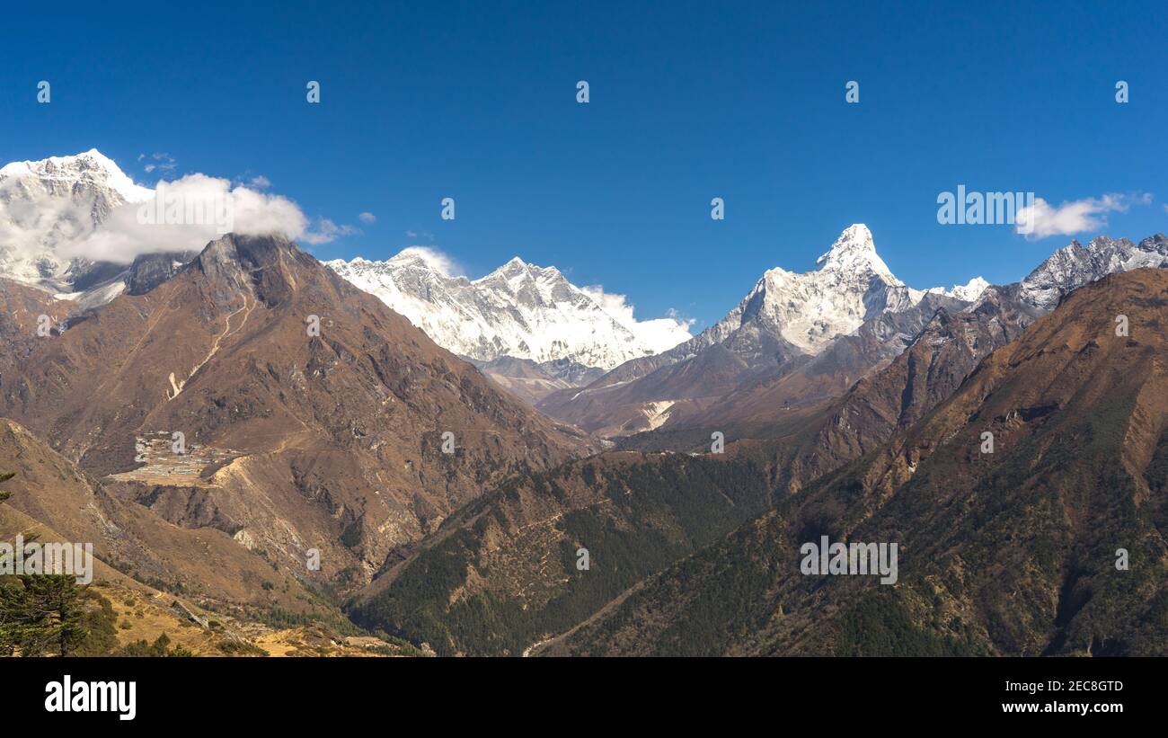 panoramic view of Everest range, landscape in the himalayas, Everest ...