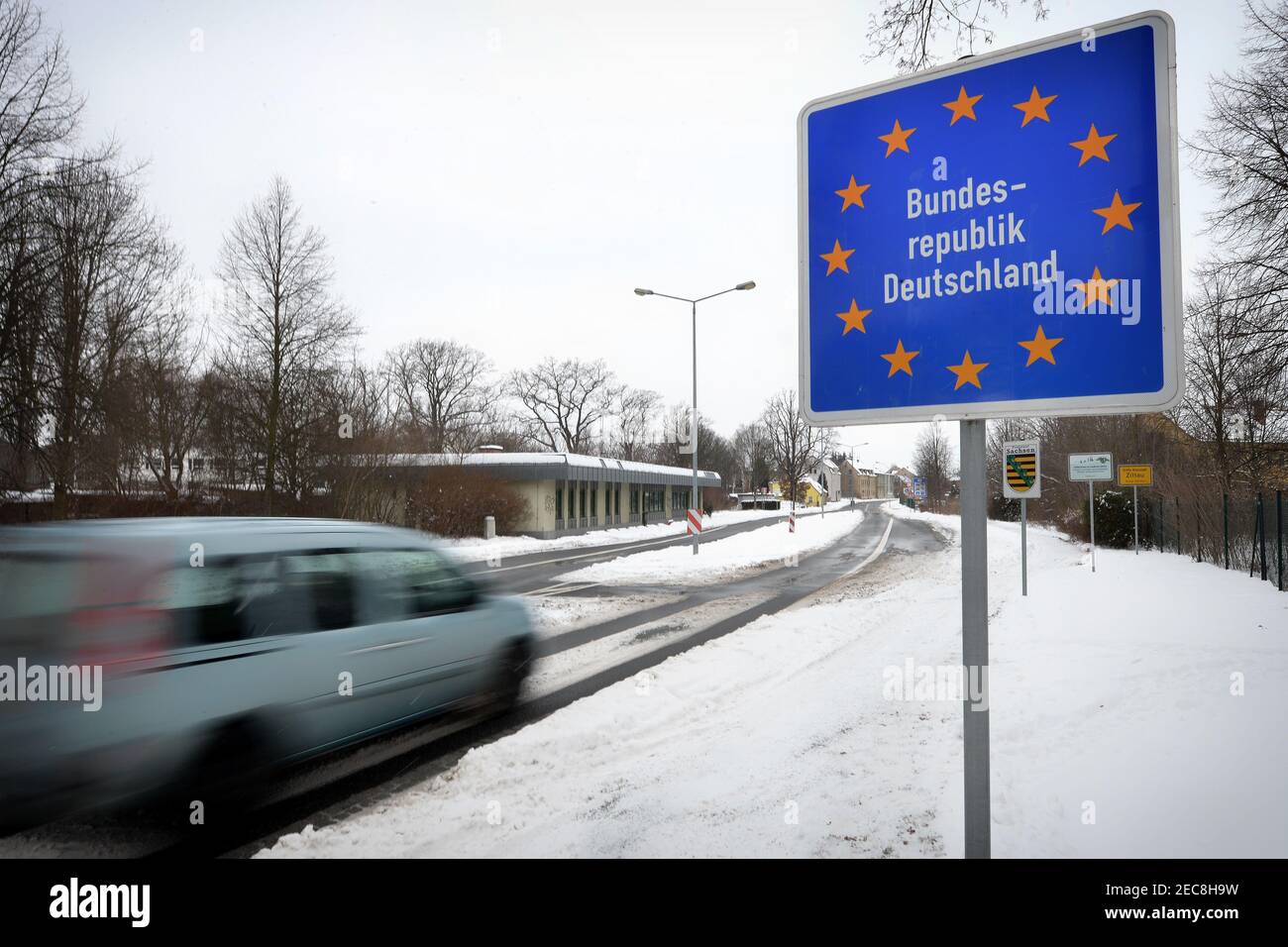 Zittau, Germany. 13th Feb, 2021. Border crossing in Zittau in Germany ...