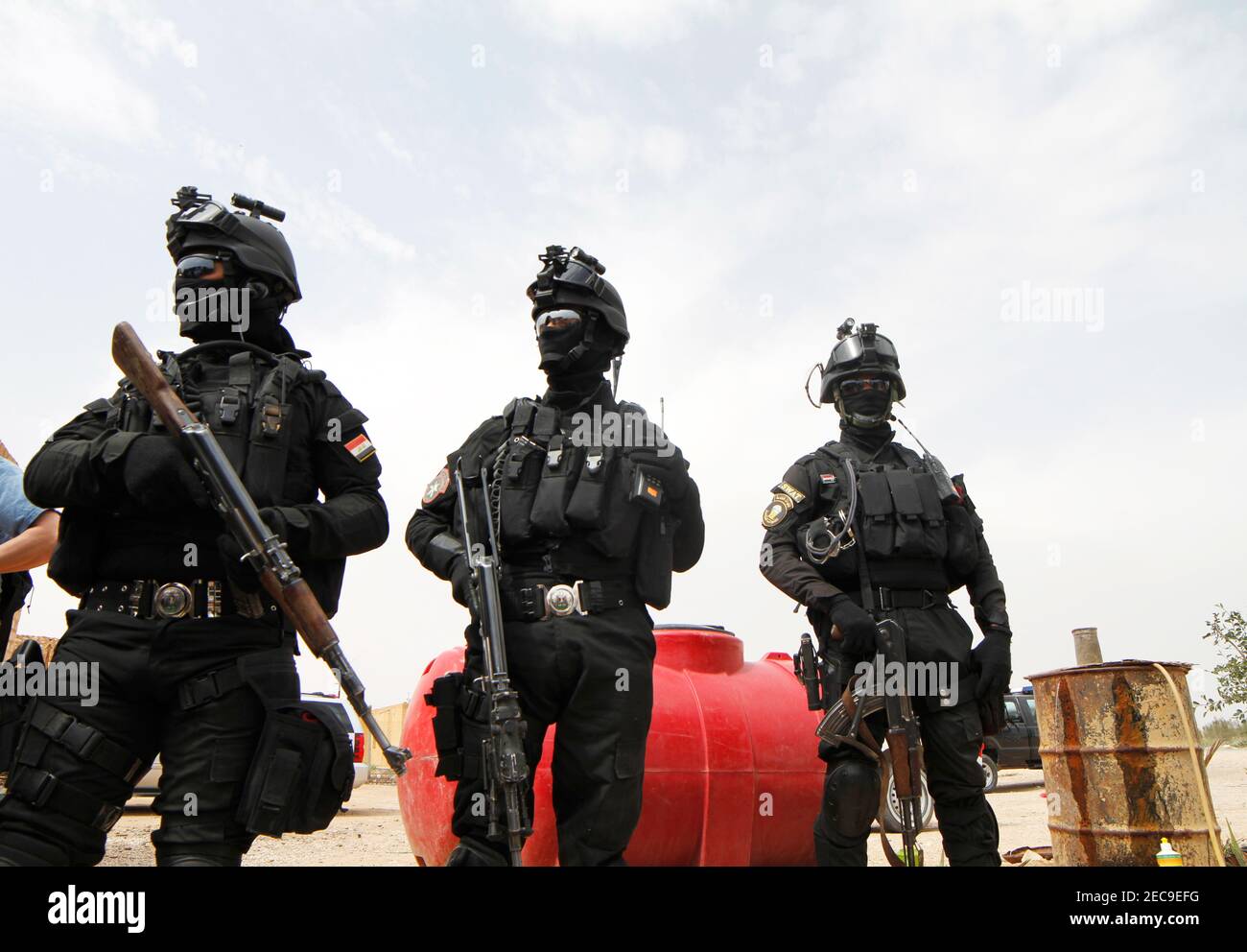 Swat team hi-res stock photography and images - Alamy