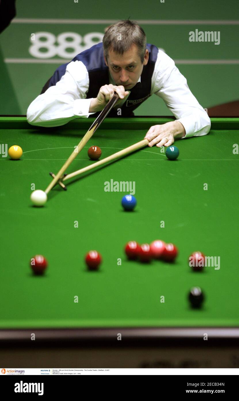 Nigel bond snooker hi-res stock photography and images - Alamy