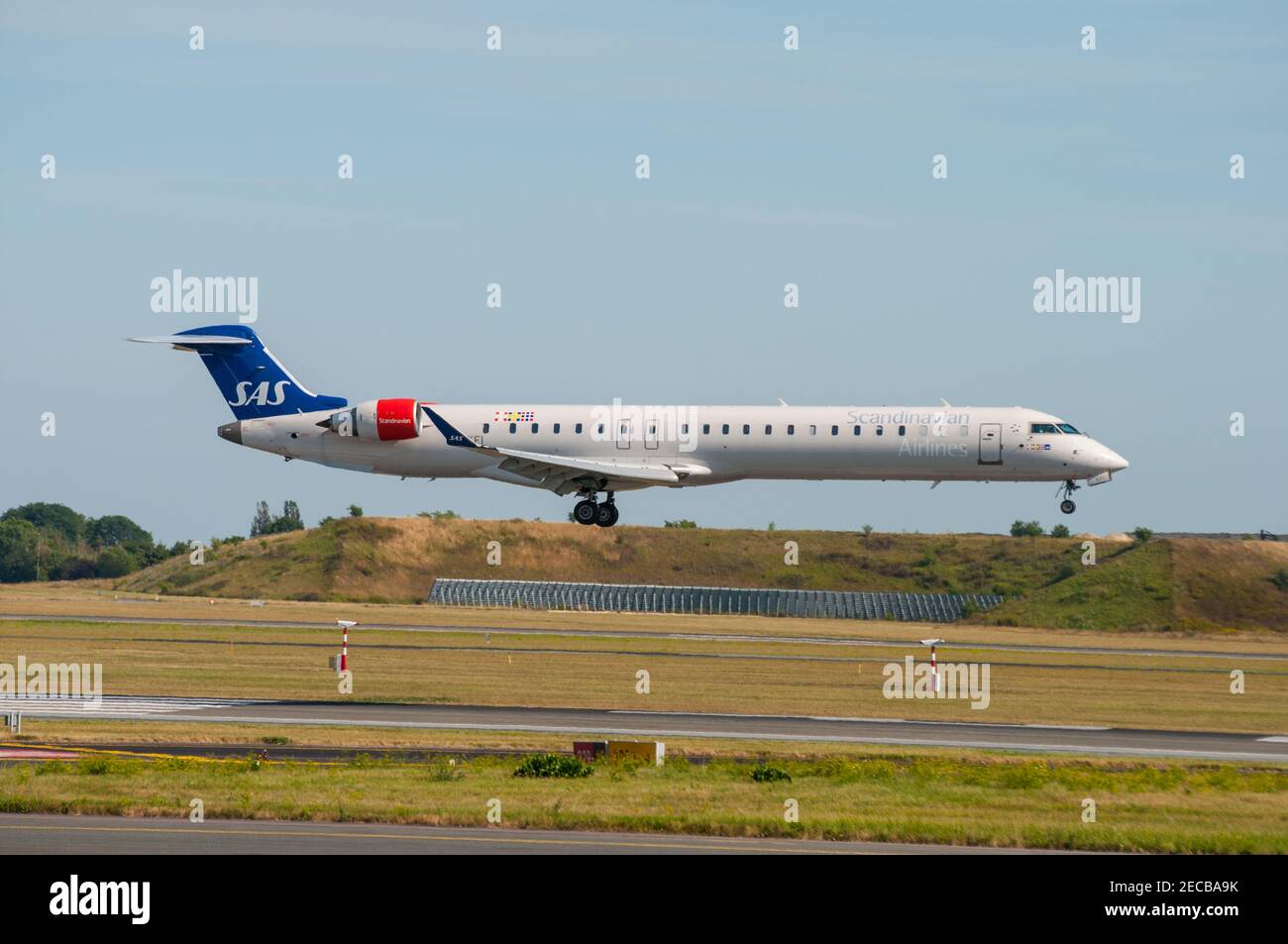 Crj 909er hi-res stock photography and images - Alamy