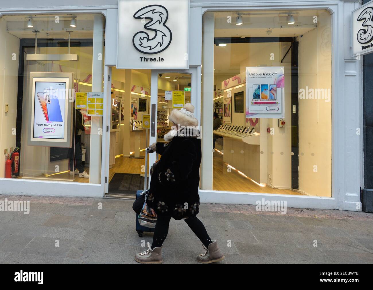 Three ie logo hi-res stock photography and images - Alamy